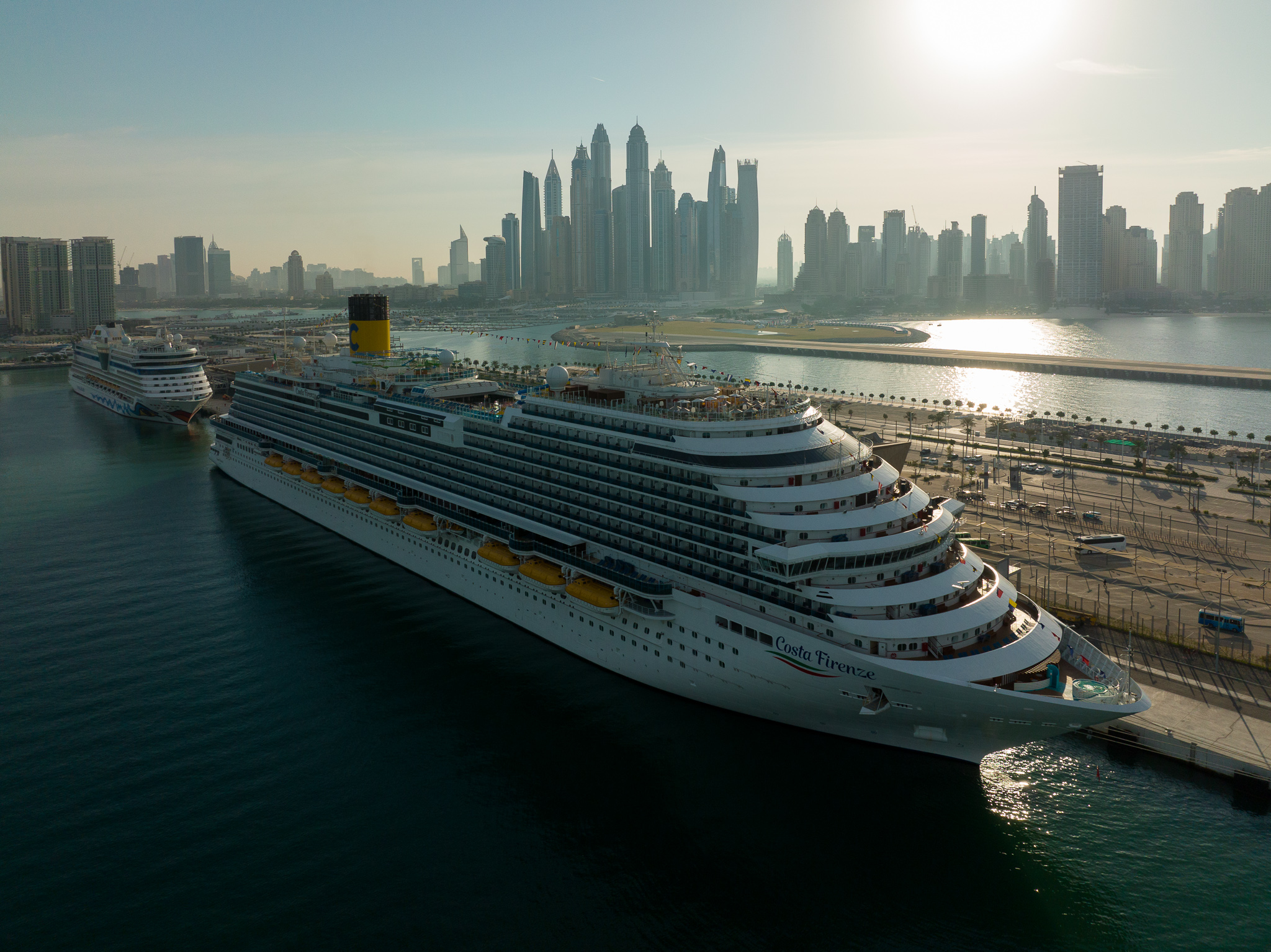 Costa Firenze debuta en Dubái con un doble hito - Gaceta del Turismo
