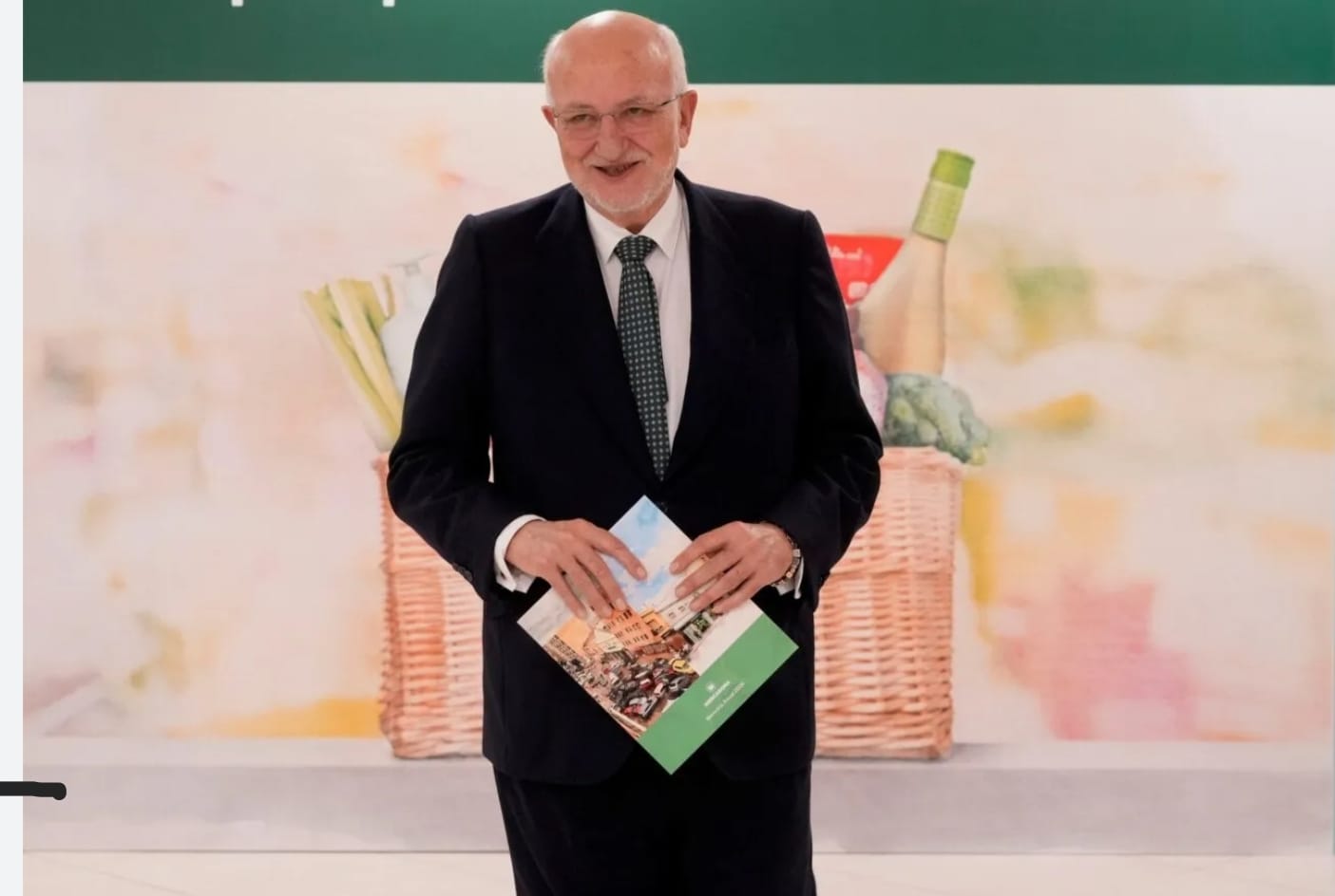 Juan Roig se emociona al hablar de la Dana en la rueda de prensa anual ...